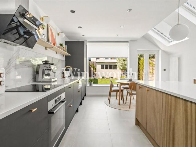 Glenwood Road, London, N15 3 bed terraced house to rent £3,200 pcm £738 pw