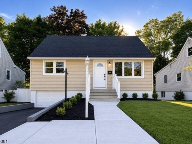 Glenwild Ave, Bloomingdale, Home For Sale