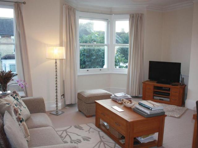Glenthorne Road, Friern Barnet, N11 1 bed flat to rent £1,550 pcm £358 pw