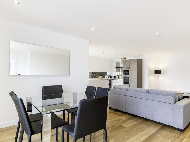 Glenthorne Road, Hammersmith, London, W6 2 bed flat to rent £3,400 pcm £785 pw