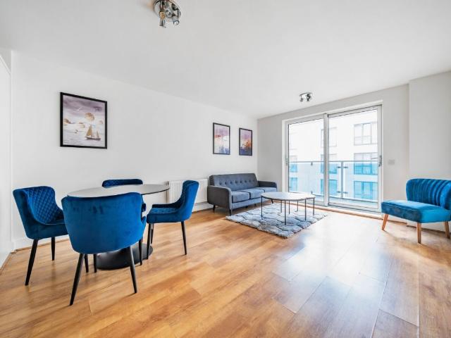 Glenthorne Road, Hammersmith W6, 2 bed flat to rent, £3,250 pcm | PrimeLocation