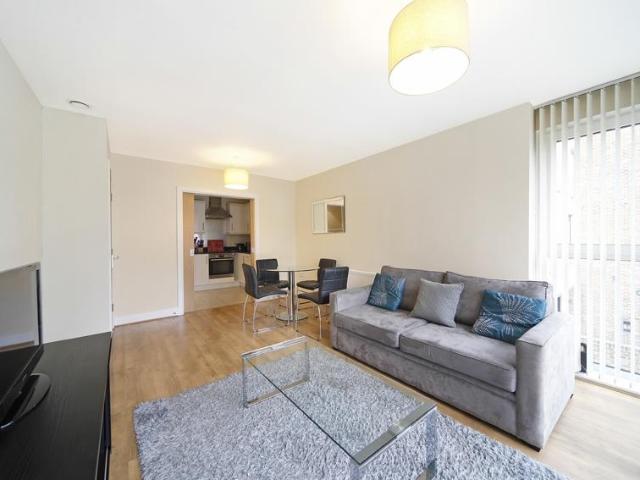 Glenthorne Road London W6 1 bed flat to rent £2,275 pcm £525 pw