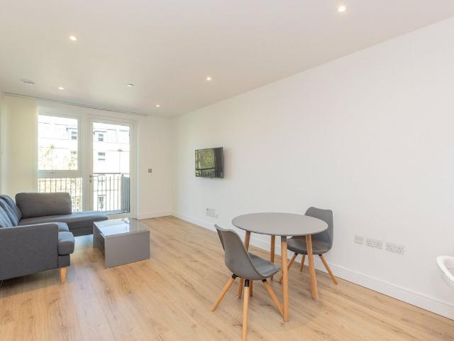 Glenthorne Road, London W6, 1 bed flat to rent, £2,600 pcm | PrimeLocation