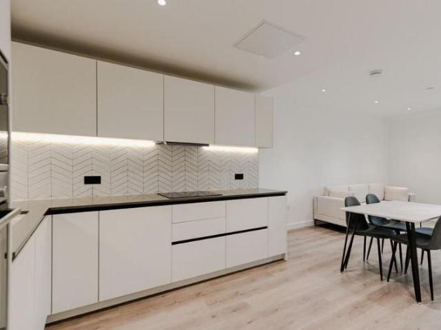 Glenthorne Road, London W6, 2 bed flat to rent, £3,500 pcm | PrimeLocation