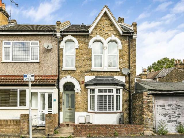 Glenthorne Road, Walthamstow 1 bed flat to rent £1,900 pcm £438 pw