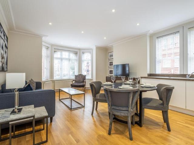 Glentworth Street, London NW1 2 bed apartment to rent £5,200 pcm £1,200 pw