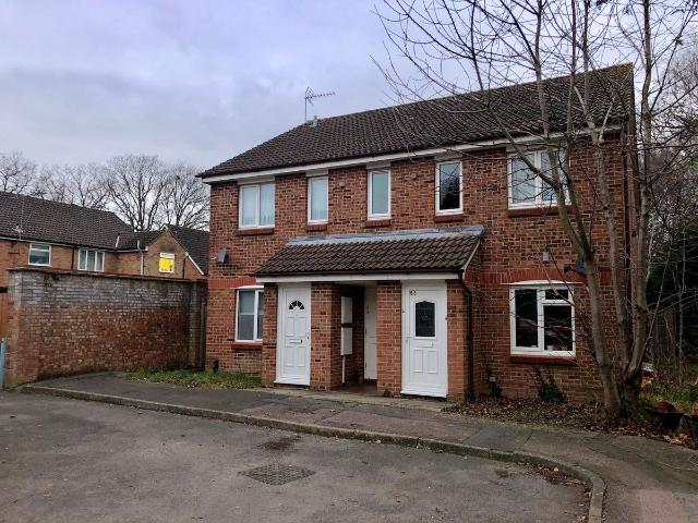 Glenview Close, Crawley RH10, 1 bed flat to rent, £1,200 pcm | PrimeLocation