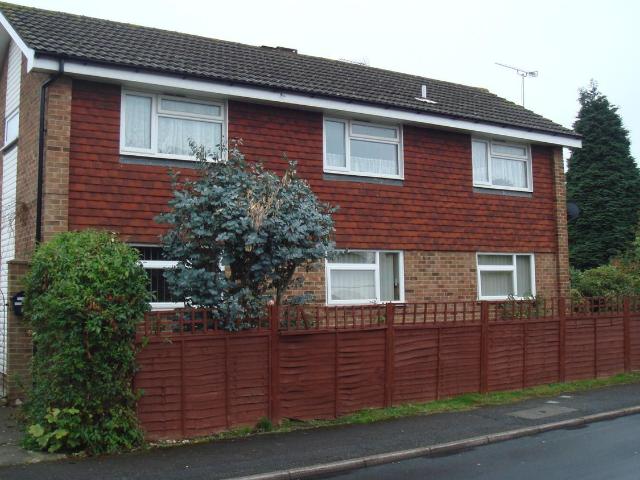 Glenview Close, Northgate, Crawley RH10, 1 bed maisonette to rent, £1,200 pcm | PrimeLocation