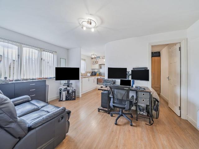 Glenville Grove, London SE8, 1 bed flat to rent, £1,400 pcm | PrimeLocation