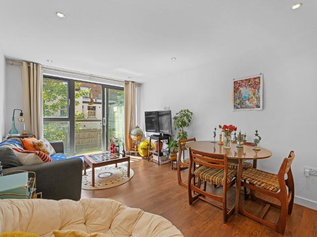 Glenville Grove, Regency Court Glenville Grove SE8, 2 bed flat to rent, £2,200 pcm | PrimeLocation