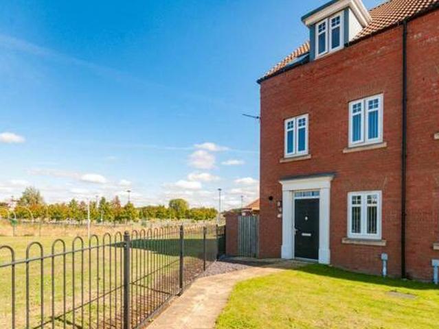 Gliwice Way, Lakeside, 3 Bedroom Semi detached