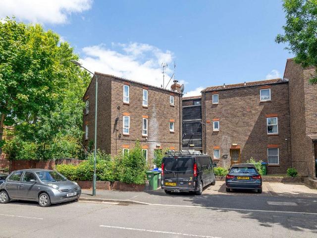 Glimpsing Green, Erith DA18, 1 bed flat to rent, £1,400 pcm | PrimeLocation