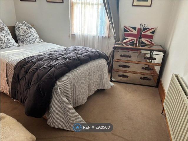 Glycena Road, Battersea SW11, Room to rent, £850 pcm | PrimeLocation