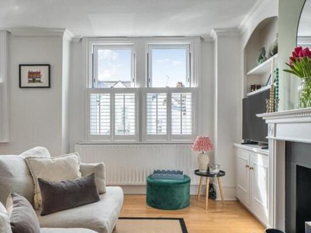 Glycena Road, Battersea, 2 Bedroom Property