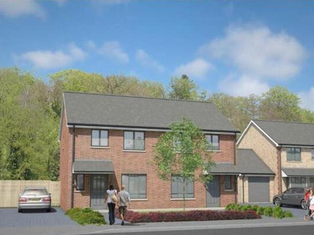Glyn Dulais Court, Crynant, 3 Bedroom Semi detached