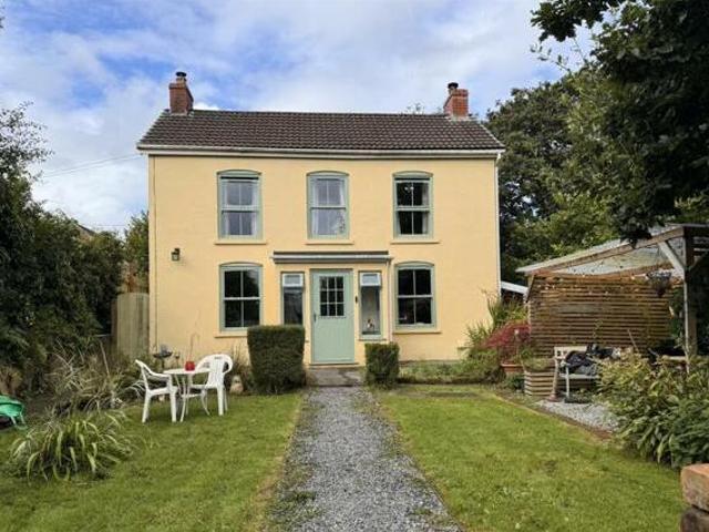 Glyn Road, Lower Brynamman, 3 Bedroom Detached