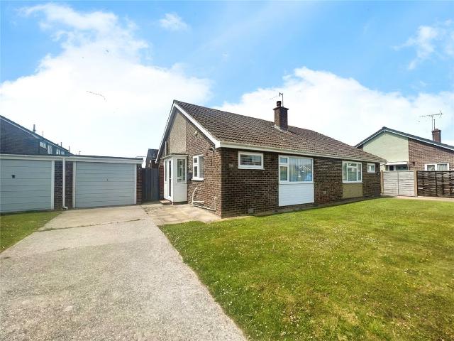 Glynde Crescent, Bognor Regis, West Sussex PO22, 2 bed bungalow to rent, £1,400 pcm | PrimeLocation
