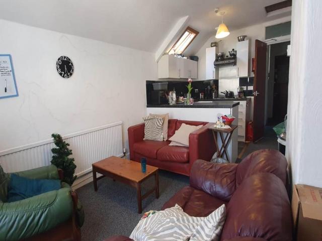 Glynrhondda Street, Cathays, Cardiff 3 bed flat to rent £1,785 pcm £412 pw