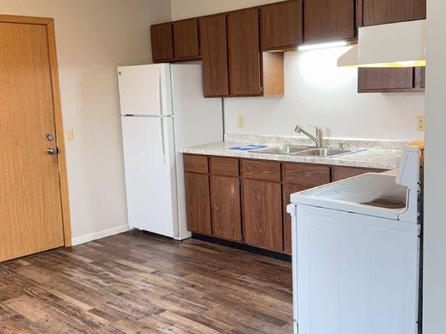 GO2316 2 Bedroom Apartment for Rent at 2316 Golf Rd, Eau Claire, WI 54701
