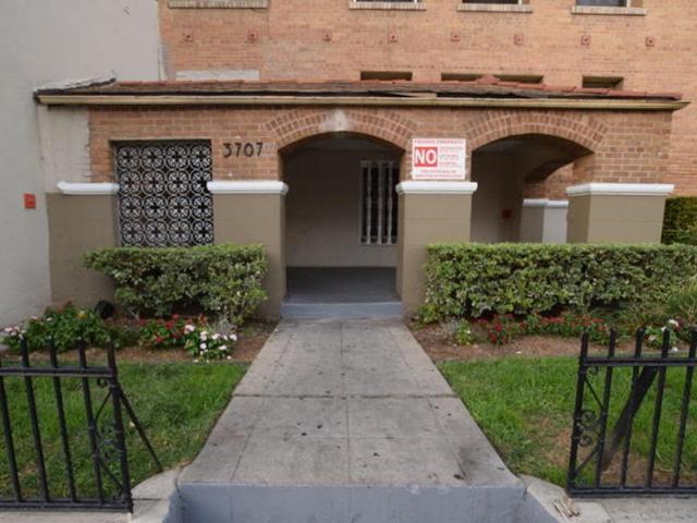 GRM Gramercy Apartments Studio Apartment for Rent at 939 S Gramercy Pl, Los Angeles, CA 90019 Greater Wilshire