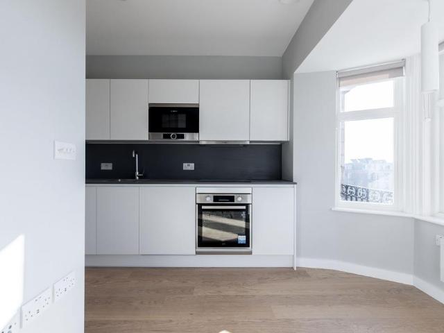 Ground flat to rent