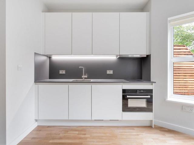 Ground flat to rent