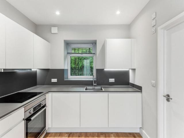 Ground flat to rent