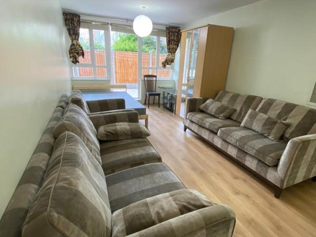 Ground floor 2 bedroom flat available in E1 0SE