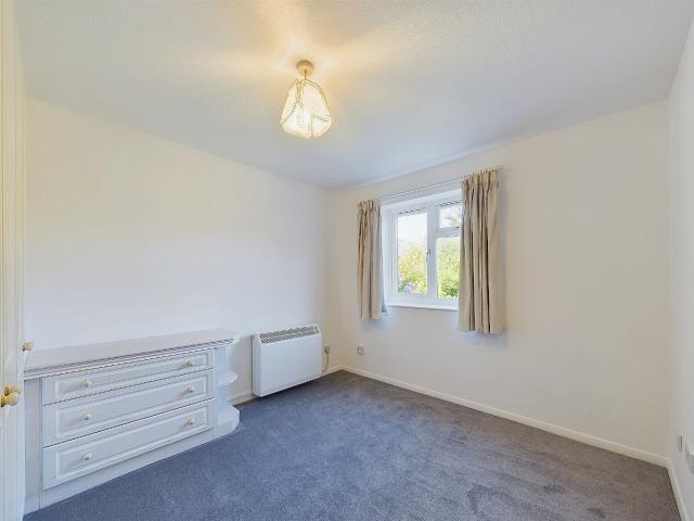 Ground Floor, 2 Bedroom Flat to Rent