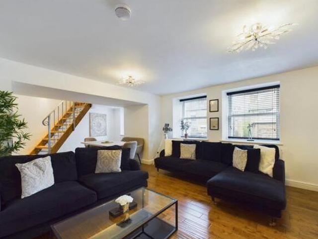 Ground Floor Apartment, Front Street, 3 Bedroom Apartment