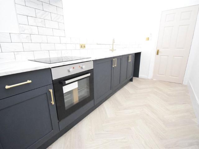 Ground floor flat to rent in Vernon Road, Bridlington, YO15