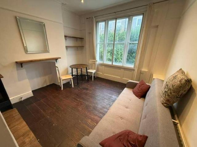Ground Floor Flat Askew Road, W12