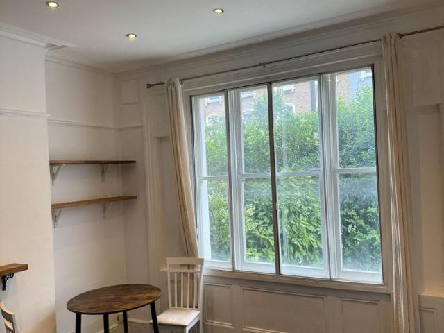 Ground Floor Flat Askew Road 1 bed ground floor flat to rent £1,900 pcm £438 pw