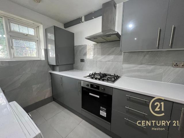 Ground Floor Flat, Sonia Gardens, Hounslow TW5, 2 bed maisonette to rent, £1,800 pcm | PrimeLocation