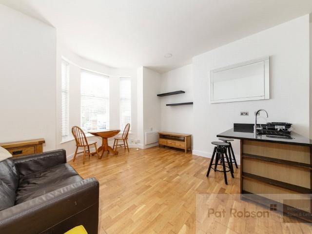 Ground Floor Flat/Apartment Property to let Akenside Terrace, Newcastle Upon Tyne £1,350pcm Pat Robson