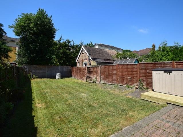 Ground Floor Maisonette with Private Garden in CR2