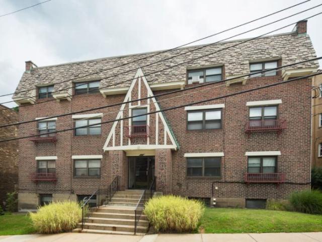 Ground floor Squirrel Hill Apartment