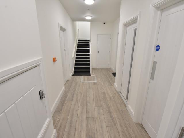 Ground Floor Studio Apartment, Luton Town Centre