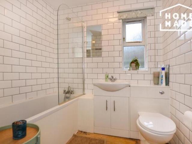 Ground floor studio flat for rent in Croftongate Way, SE4