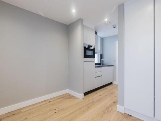 Studio flat for rent in Flat 18 117 Warwick Road, SW5