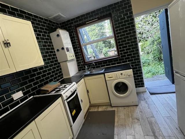 Ground Floor Studio Peterborough Road, Leyton E10, Studio to rent, £1,100 pcm | PrimeLocation