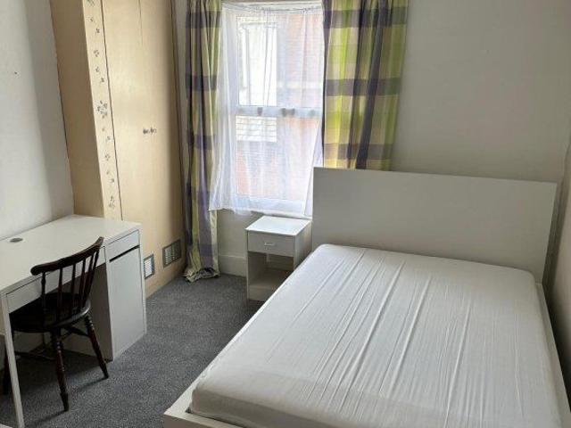 Grove Terrace, Canterbury, Kent CT1, Room to rent, £542 pppm | PrimeLocation