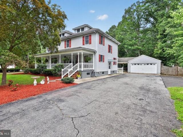 Grove Ave, West Berlin, Home For Sale
