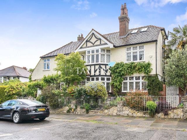 Grove Avenue, London N10, 5 bed detached house to rent, £5,800 pcm | PrimeLocation
