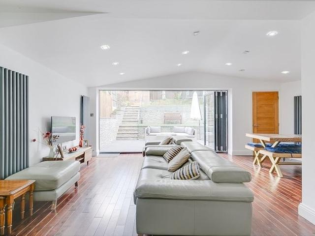 Grove Avenue, London N10, 3 bed maisonette to rent, £3,750 pcm | PrimeLocation