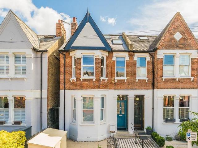 Grove Avenue, Twickenham TW1 4 bed house to rent £4,250 pcm £981 pw
