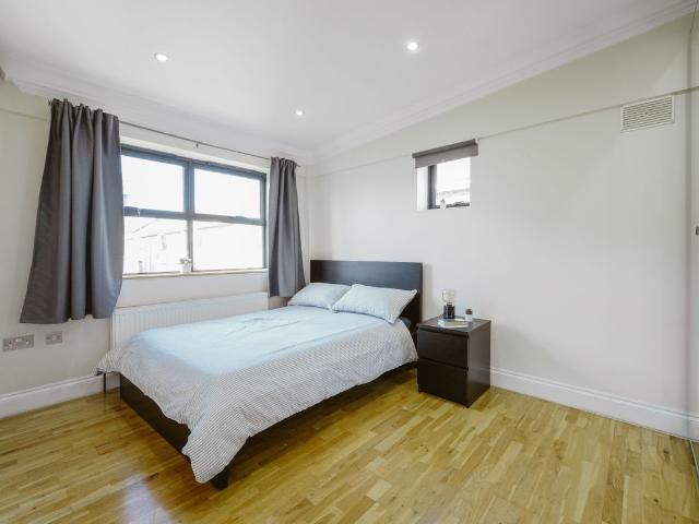 Grove Court, London N15, 2 bed shared accommodation to rent, £1,300 pcm | PrimeLocation