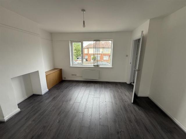 Grove Crescent, Brierley Hill DY5, 3 bed semi detached house to rent, £1,000 pcm | PrimeLocation