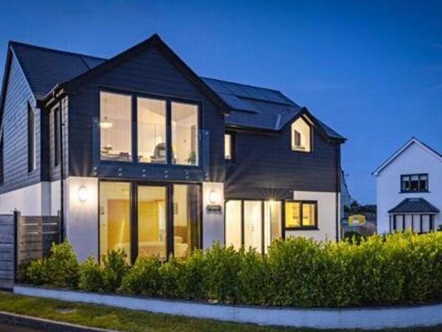 Grove Crescent, Jameston, 4 Bedroom Detached