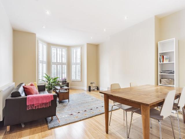 Grove Crescent, Kingston Upon Thames, Surrey KT1, 1 bed flat to rent, £1,600 pcm | PrimeLocation